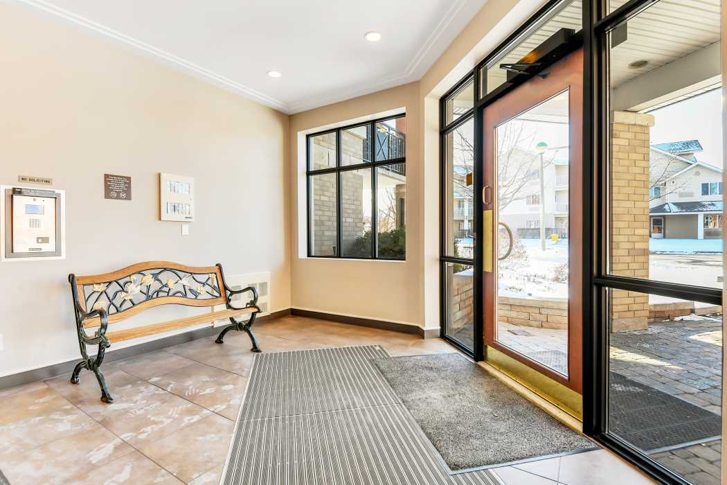 208-1 Meridian Place Ottawa – London House Photography