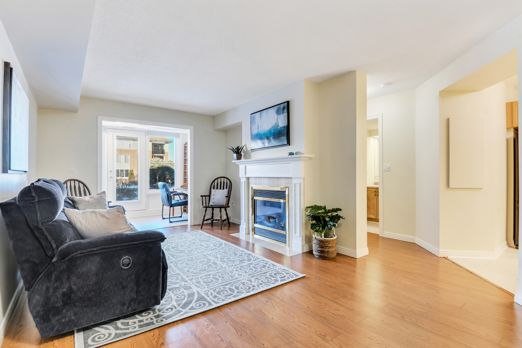 208-1 Meridian Place Ottawa – London House Photography