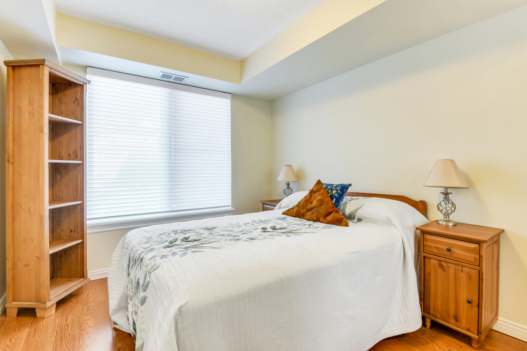 208-1 Meridian Place Ottawa – London House Photography