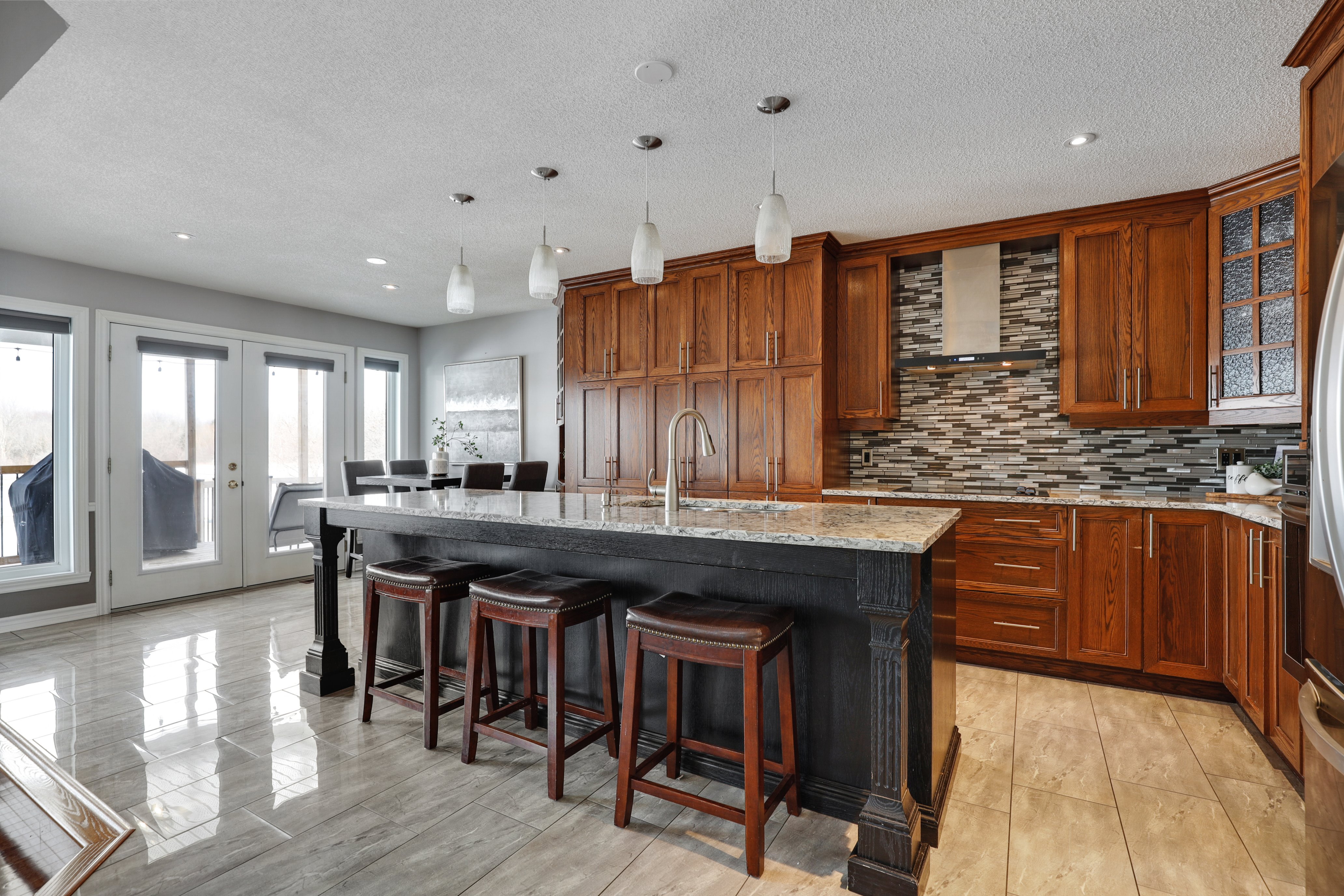 2188 Route 400 West Limoges – London House Photography